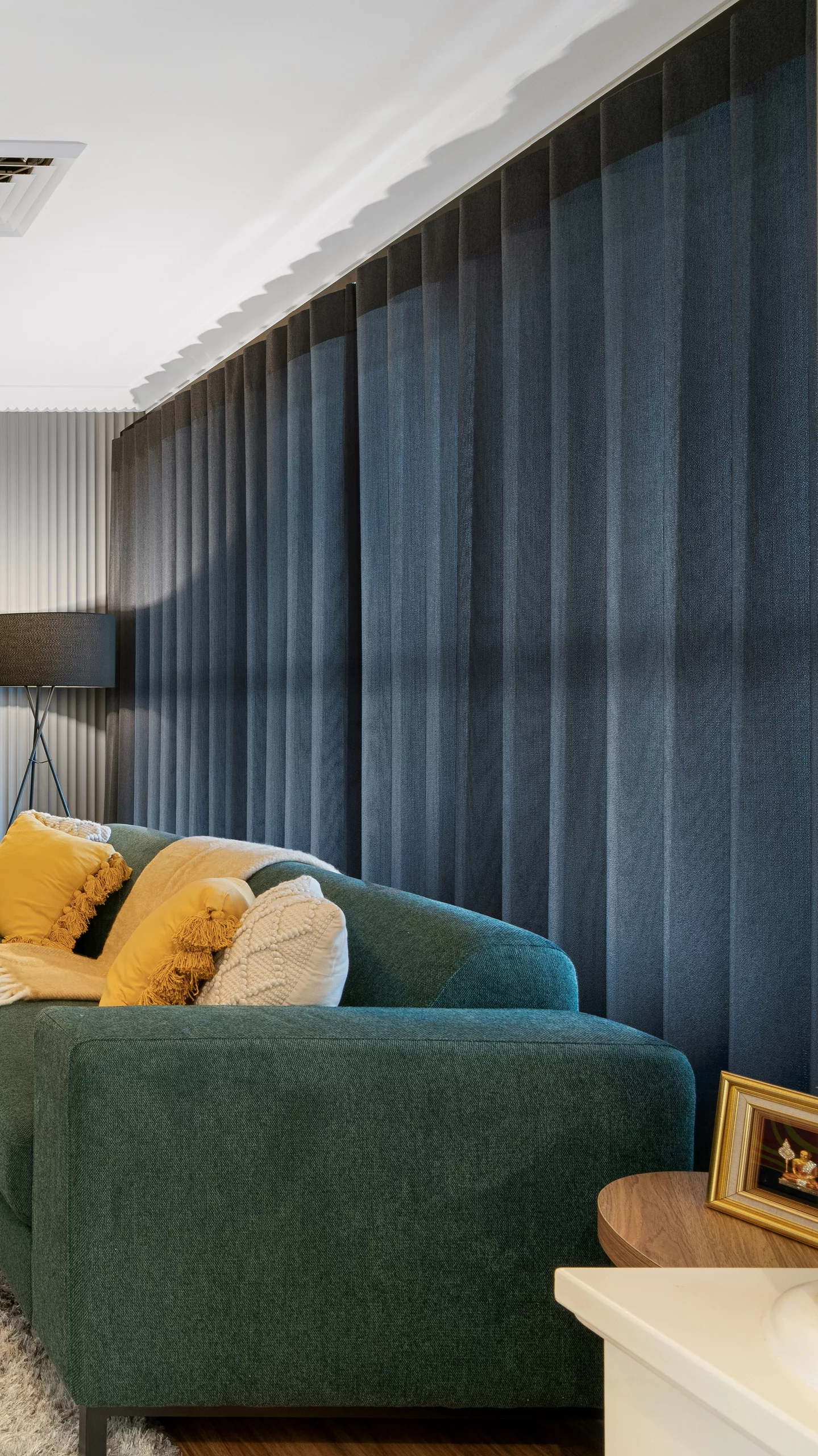 Veri Shades - Eclipse Night by Wynstan - Style Sourcebook