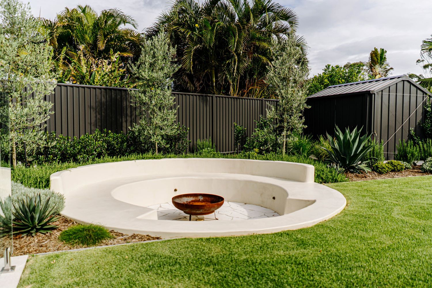 The Art of Landscape Design with Elizabeth Weyer - Style Sourcebook