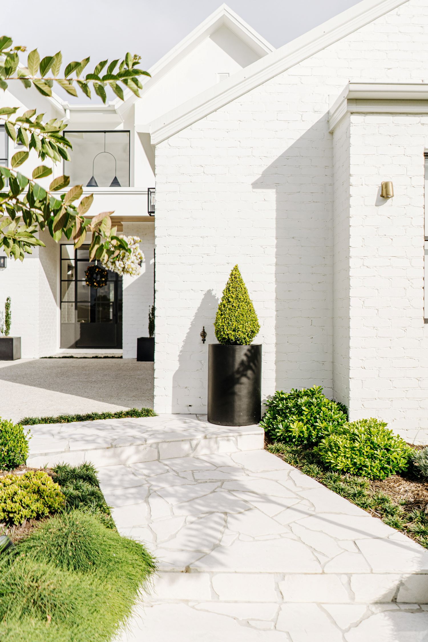 The Art of Landscape Design with Elizabeth Weyer - Style Sourcebook