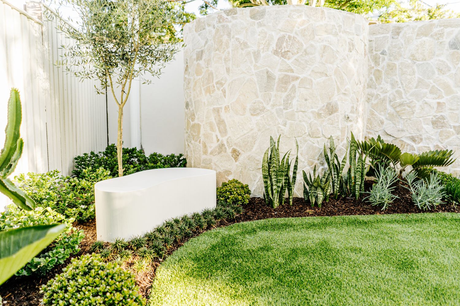 The Art of Landscape Design with Elizabeth Weyer - Style Sourcebook