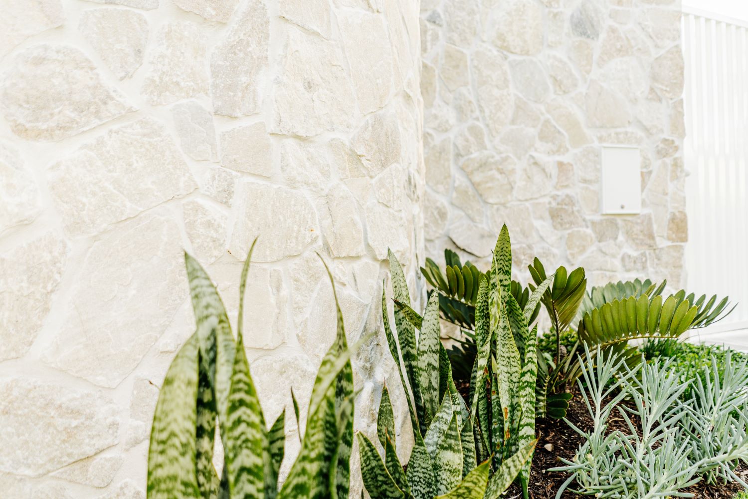 The Art of Landscape Design with Elizabeth Weyer - Style Sourcebook