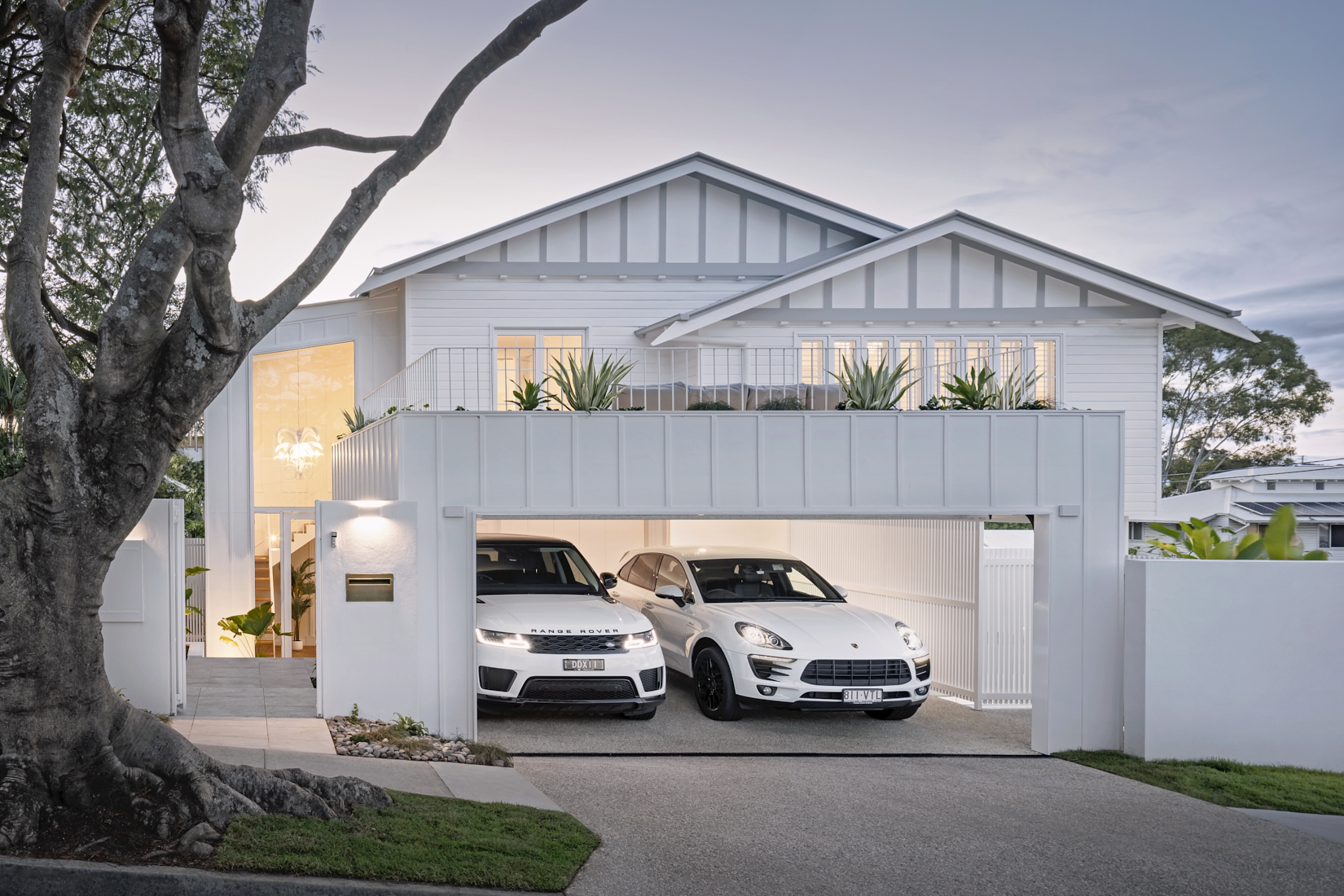 A Classic Queenslander Renovated into a Palm Springs-Inspired Oasis ...