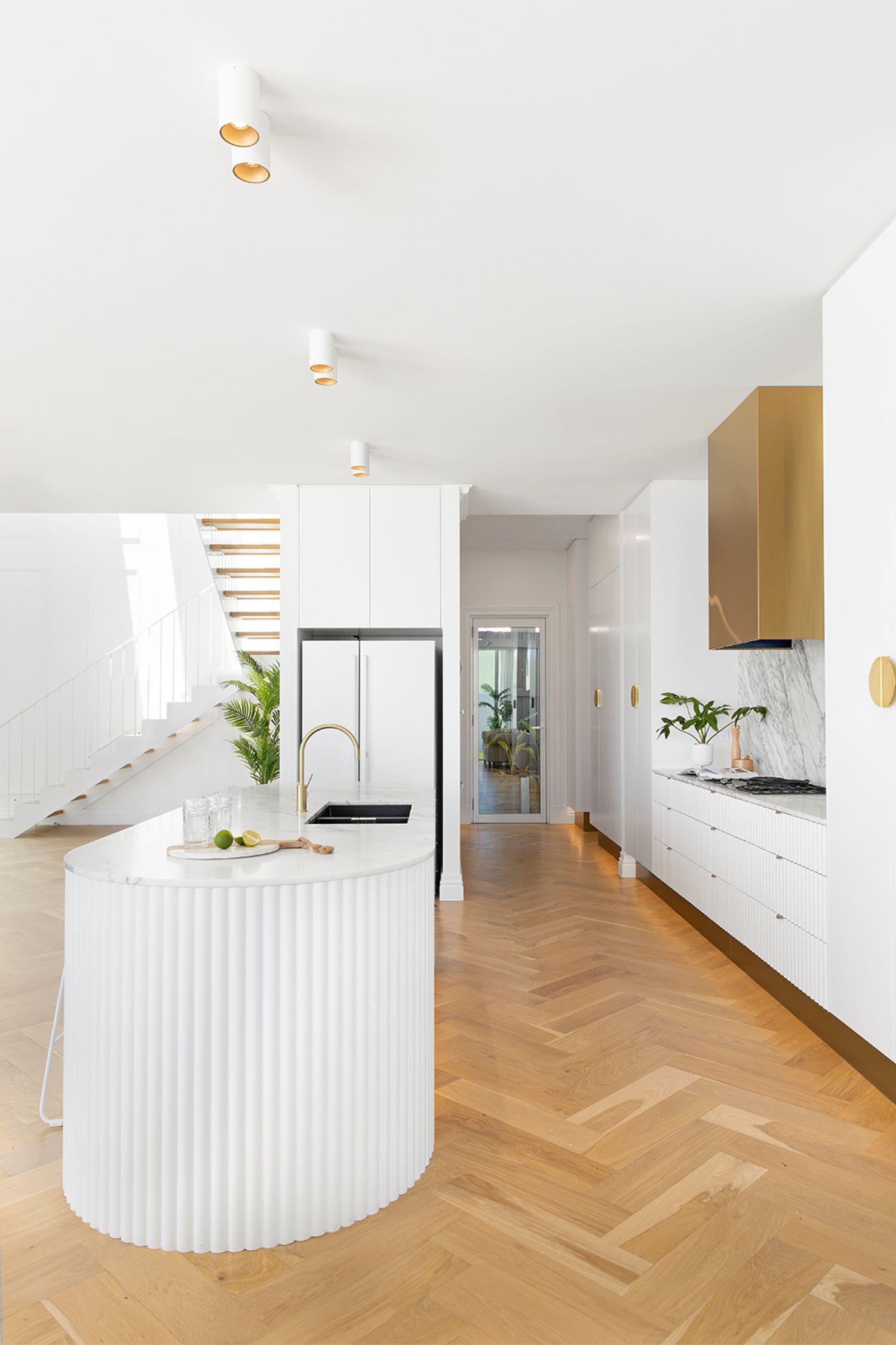 A Classic Queenslander Renovated into a Palm Springs-Inspired Oasis ...