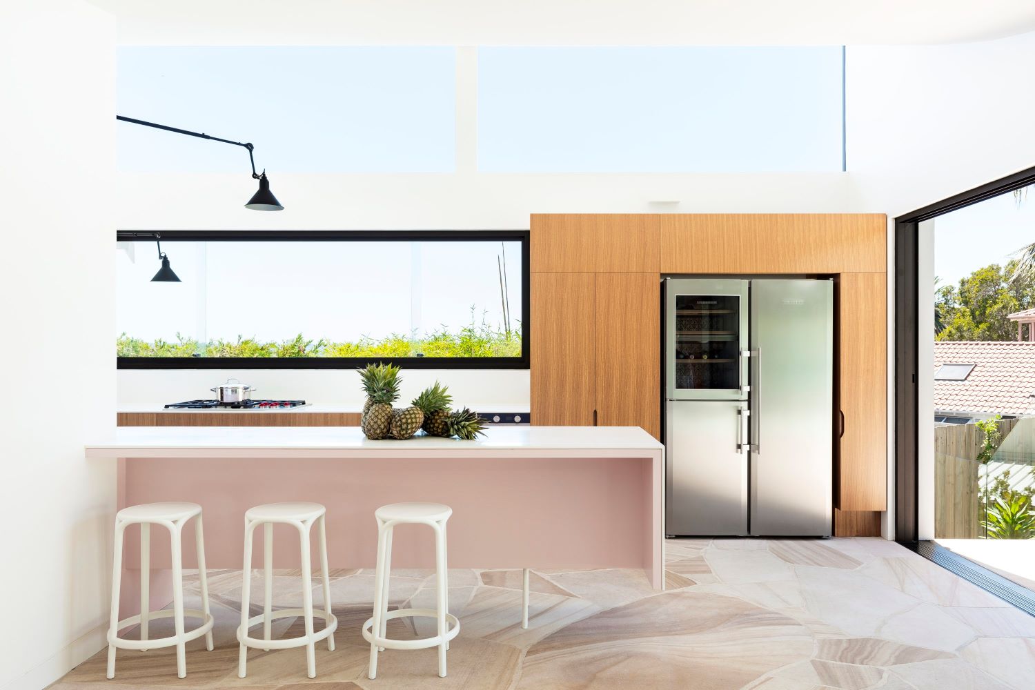 A Striking Mid-Century Modern Home Channelling Palm Springs - Style ...