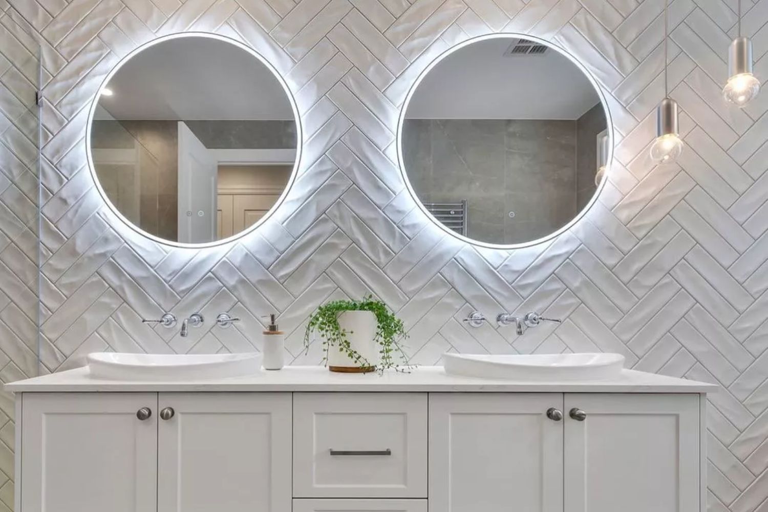 Bathroom Mirror Trends - Luxe Mirrors - Style Sourcebook