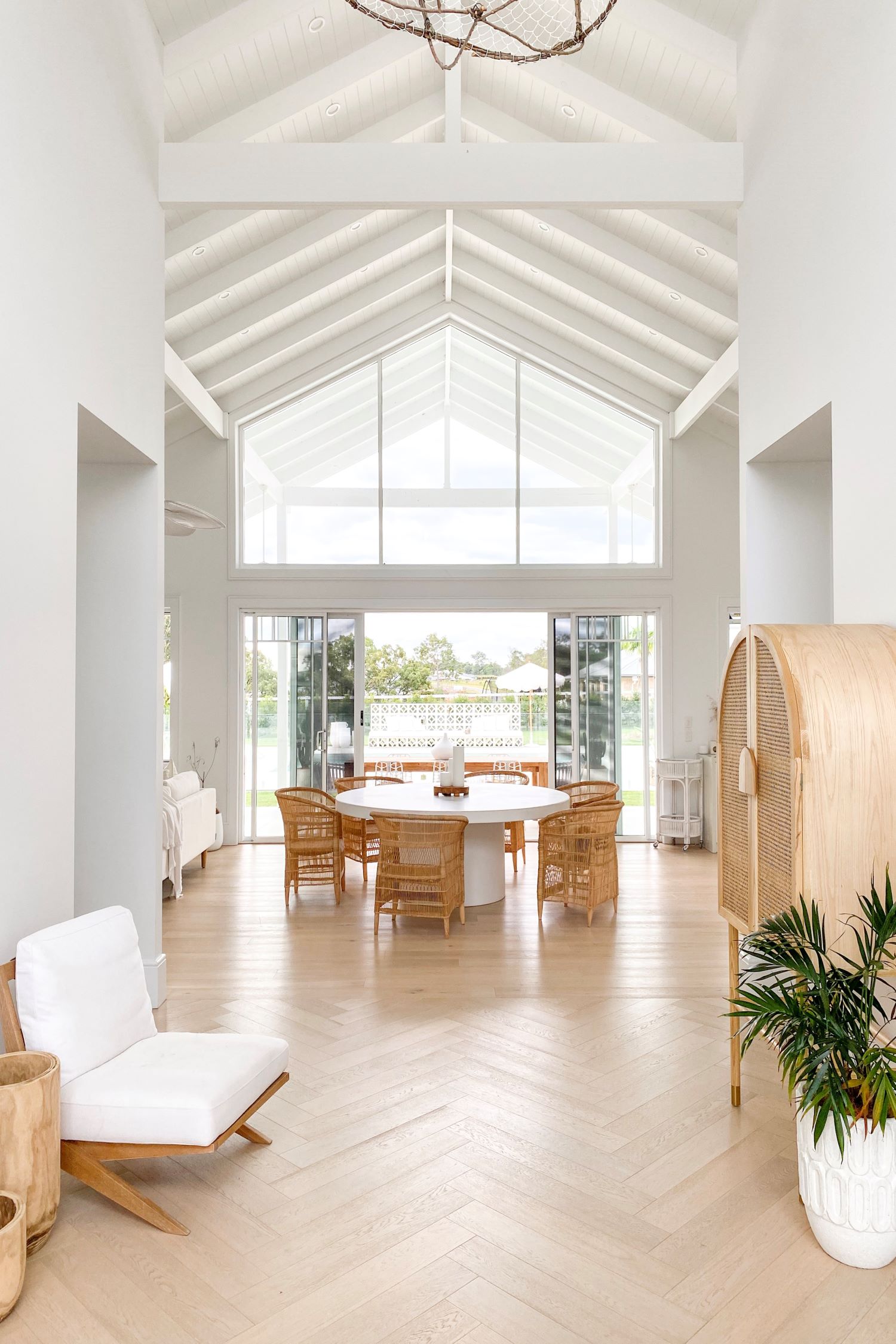 Step Inside The Coastal Barn Dream Home That Is Literal House Goals ...
