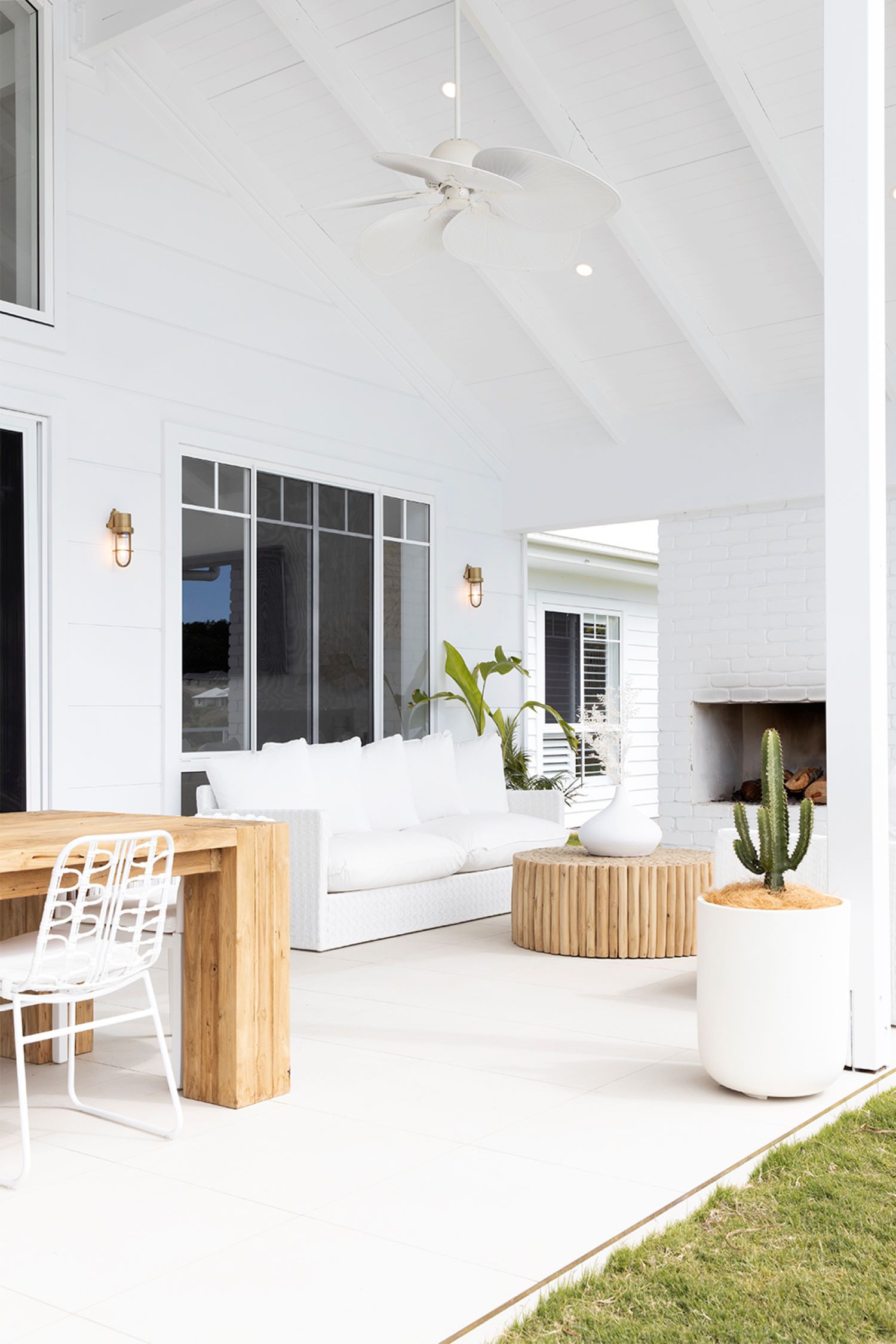 Step Inside The Coastal Barn Dream Home That Is Literal House Goals ...