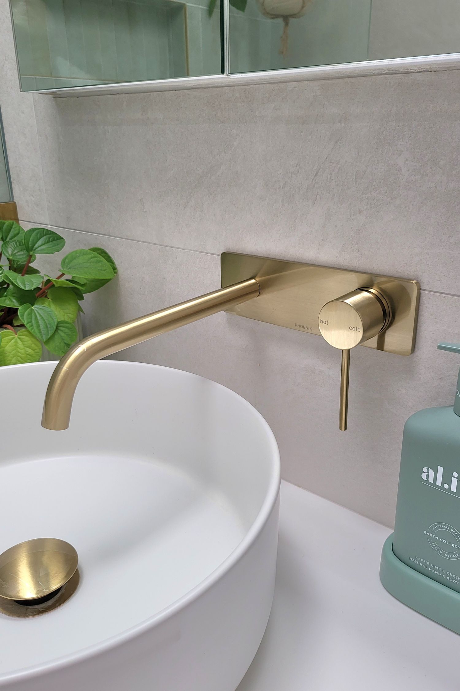 Design Tips for Small Bathrooms - Style Sourcebook